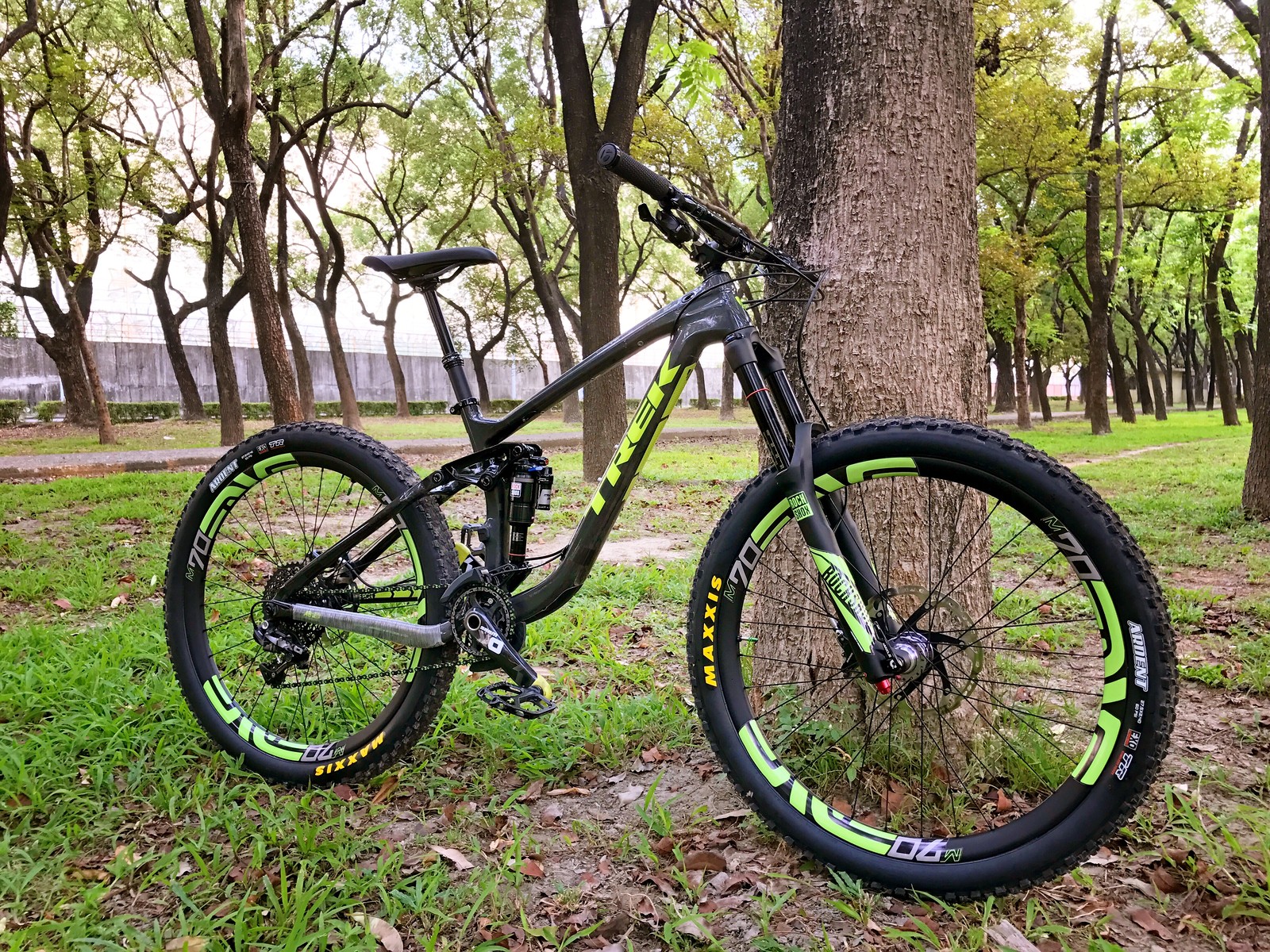 Trek Slash - 2017 Vital Bike of the Day Collection - Mountain Biking ...
