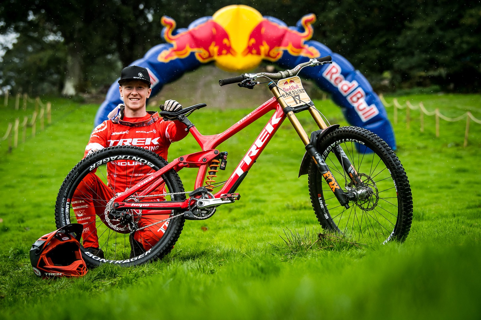 Charlie Hatton and His Trek Session - Red Bull Hardline 2018 Riders and ...