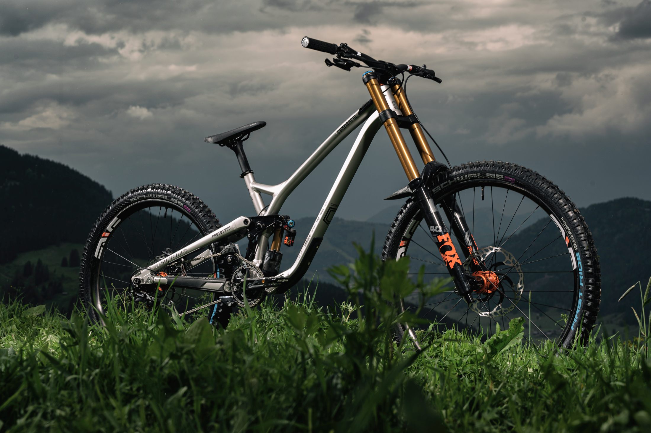 Commencal Virtual High Pivot Prototype DH Bike - Commencal Virtual High ...