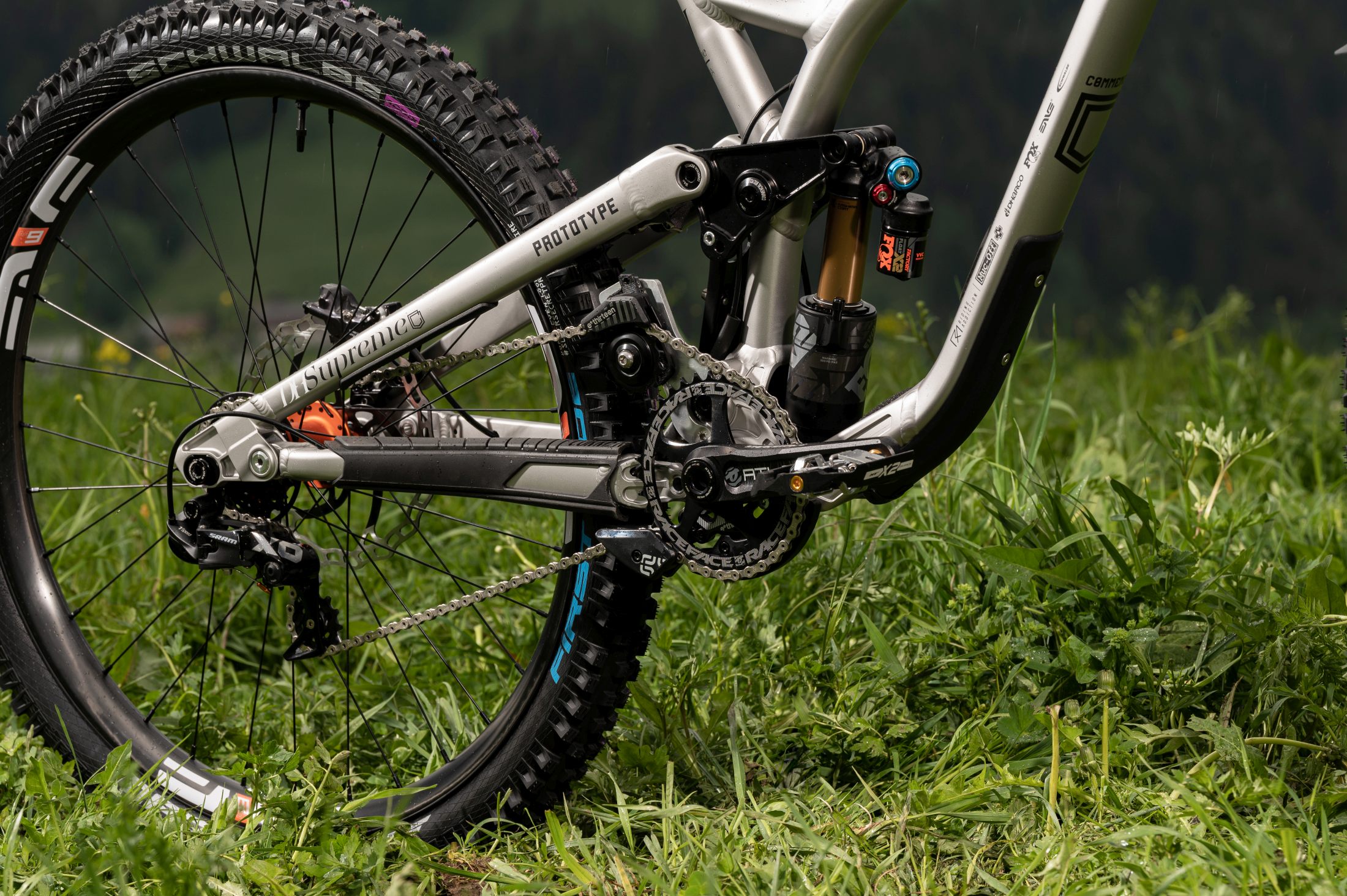 Commencal Virtual High Pivot Prototype DH Bike - Commencal Virtual High ...