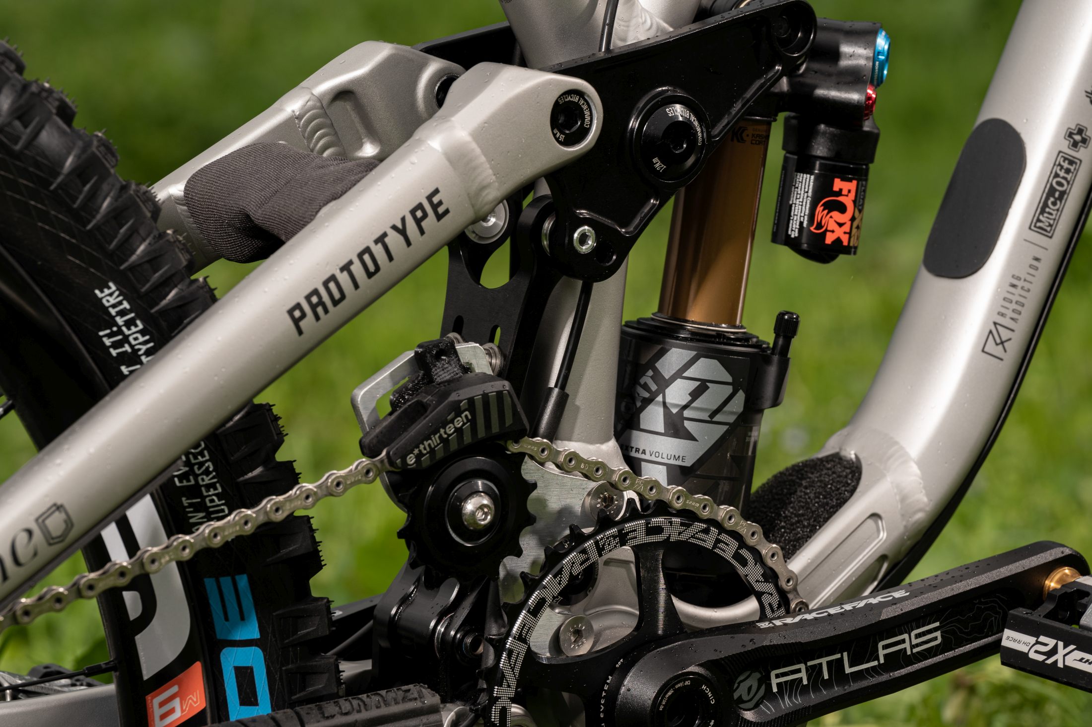 Commencal Virtual High Pivot Prototype DH Bike - Commencal Virtual High ...