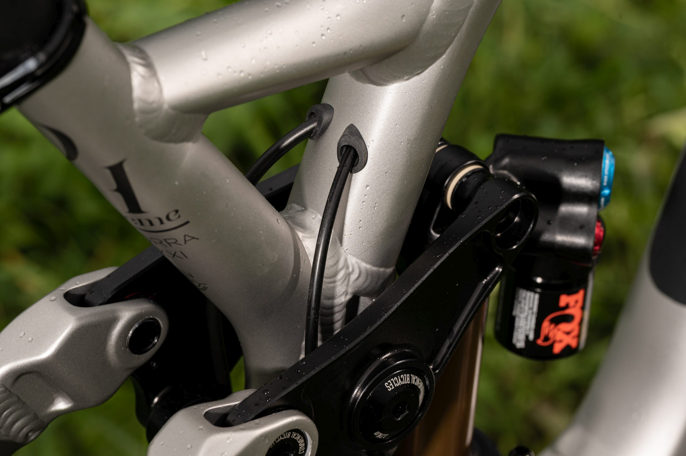 Commencal Virtual High Pivot Prototype DH Bike - Commencal Virtual High ...