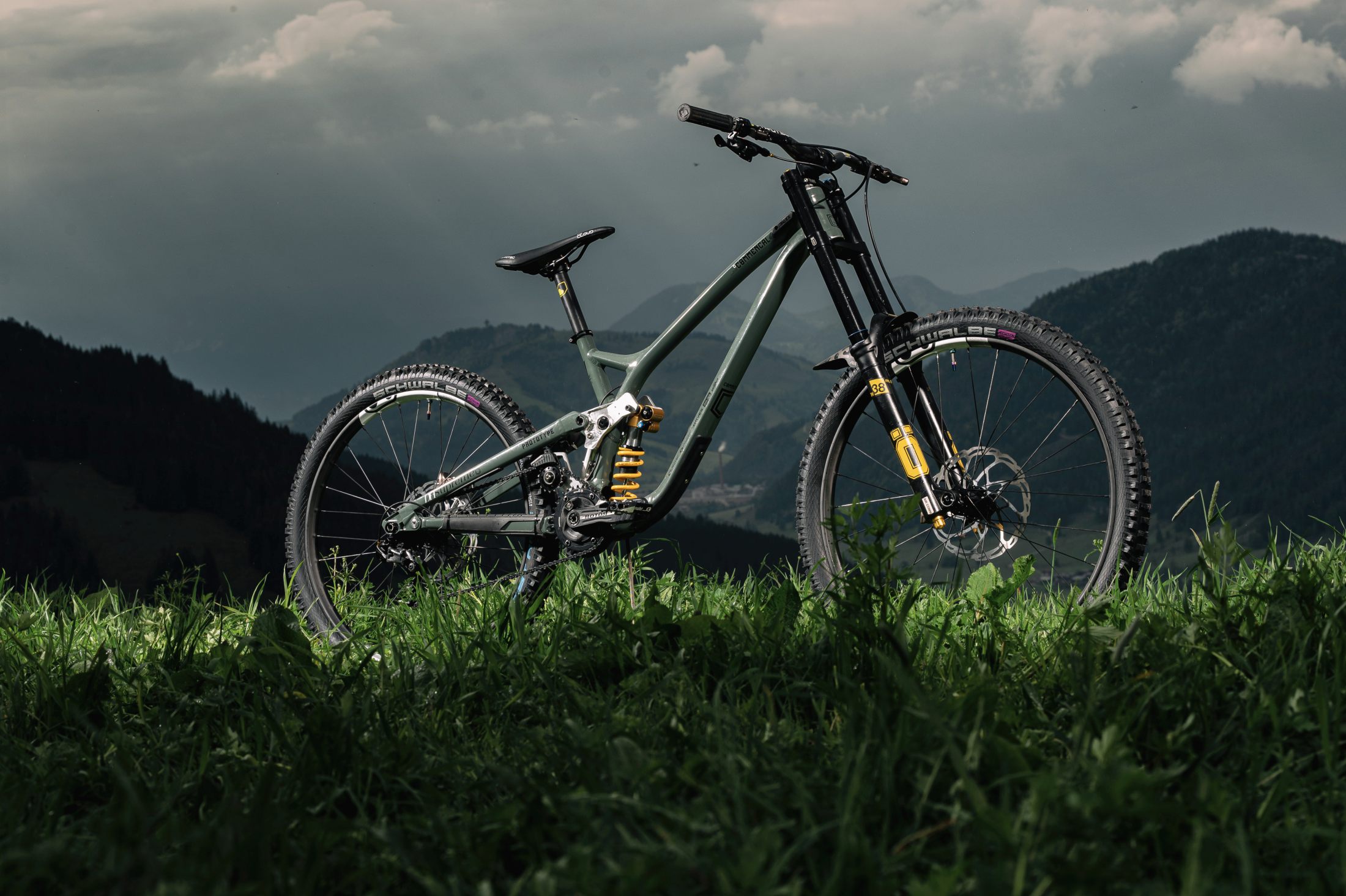 Commencal Virtual High Pivot Prototype DH Bike - Commencal Virtual High ...