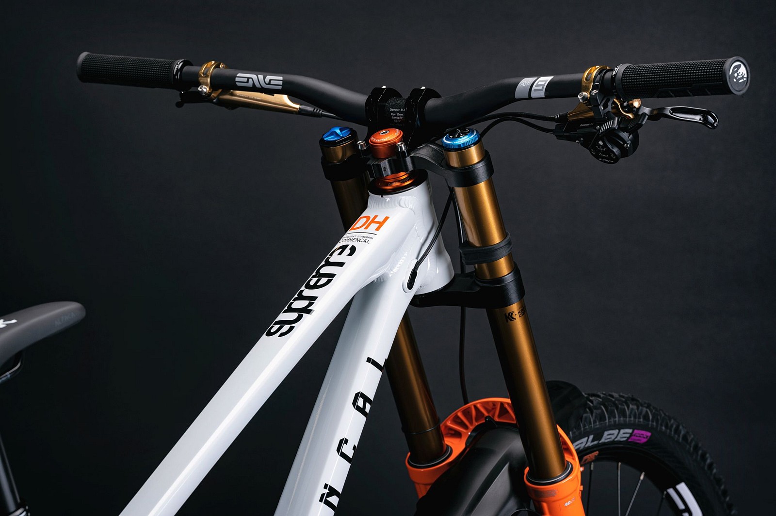 Commencal Supreme DH V5 - Introducing the Commencal Supreme DH V5 ...