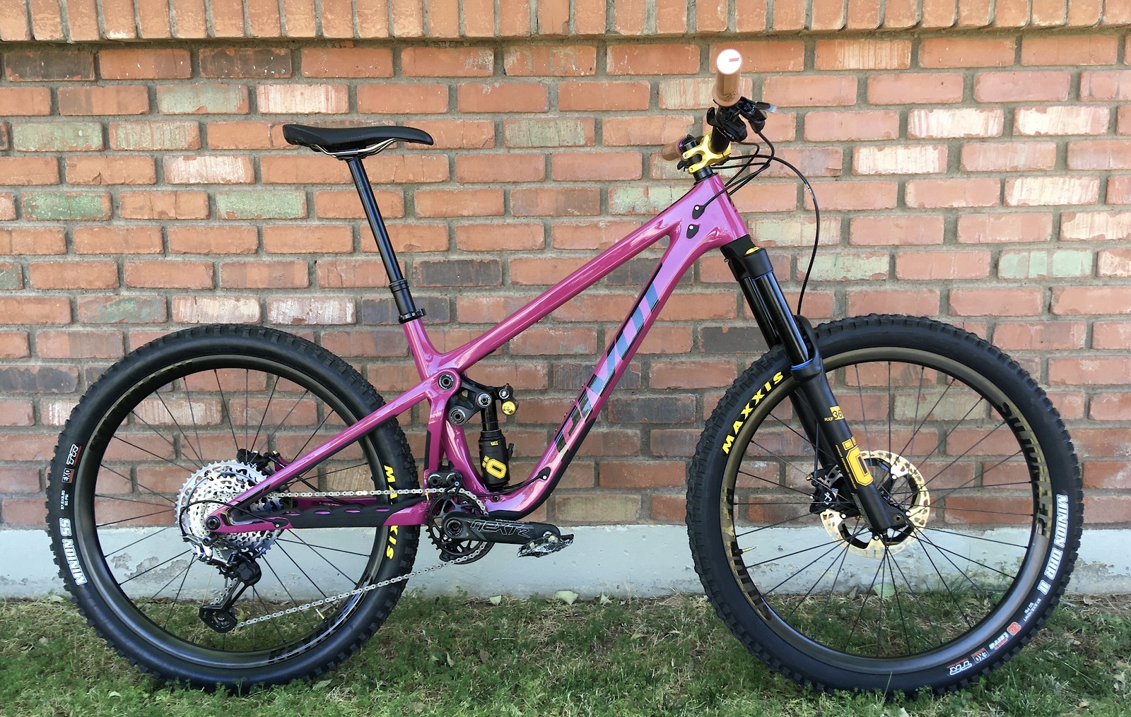 Pivot Shadowcat - Vital Bike of the Day May 2022 - Mountain Biking ...