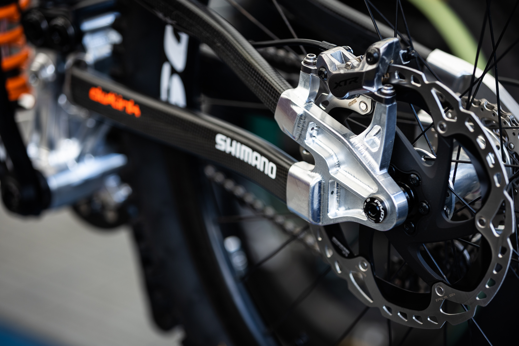 Pivot Prototype - PIT BITS 3 - 2023 World Cup Downhill Lenzerheide ...