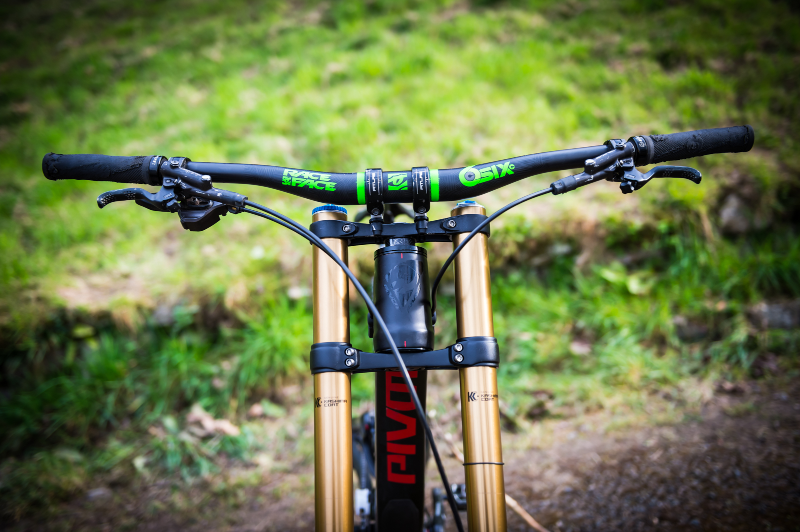 Bernard Kerr's Pivot Phoenix - iceman2058 - Mountain Biking Pictures ...