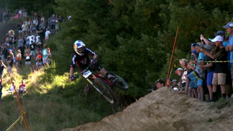 Dodging Trees and Casing Jumps at the NZ DH Championships - iceman2058 ...