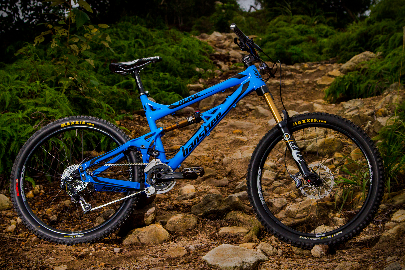 Banshee Rune 2 - general lee's Bike Check - Vital MTB