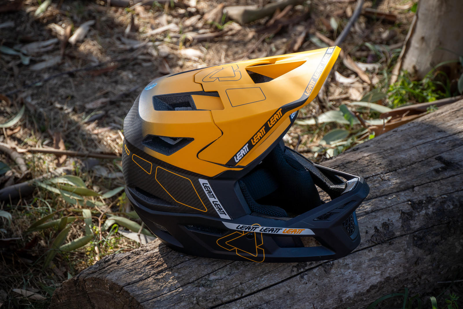 First Look: Leatt Gravity 6.0 Carbon Helmet and Velocity 4.0 X-Flow Goggles - Mountain Bike ...