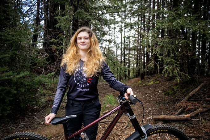 Beyond Racing partners with Contra Bikes and Giro - Mountain Bike Press ...