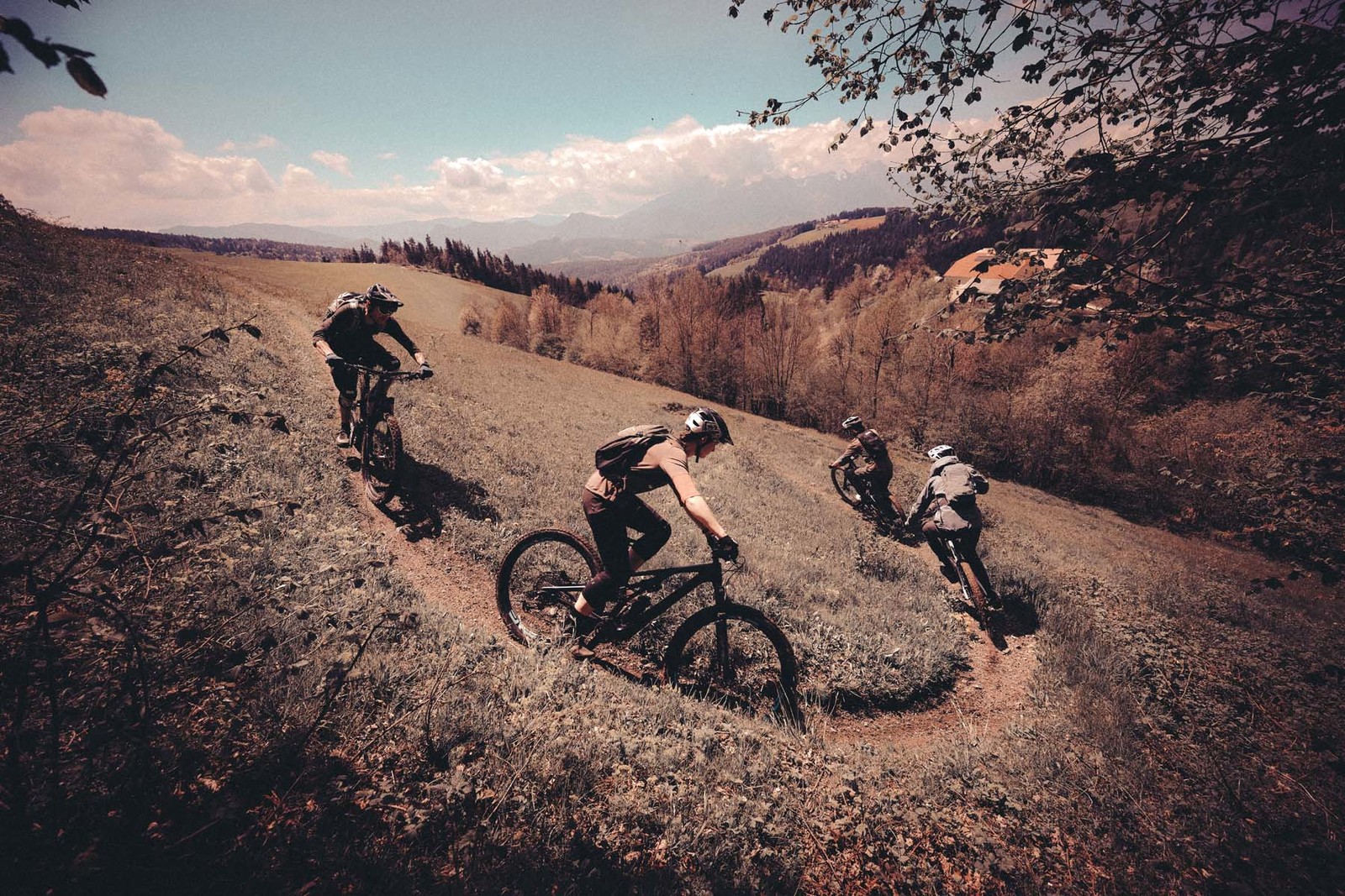 Roamer trail – a hosted, multi-day mountain bike journey series ...