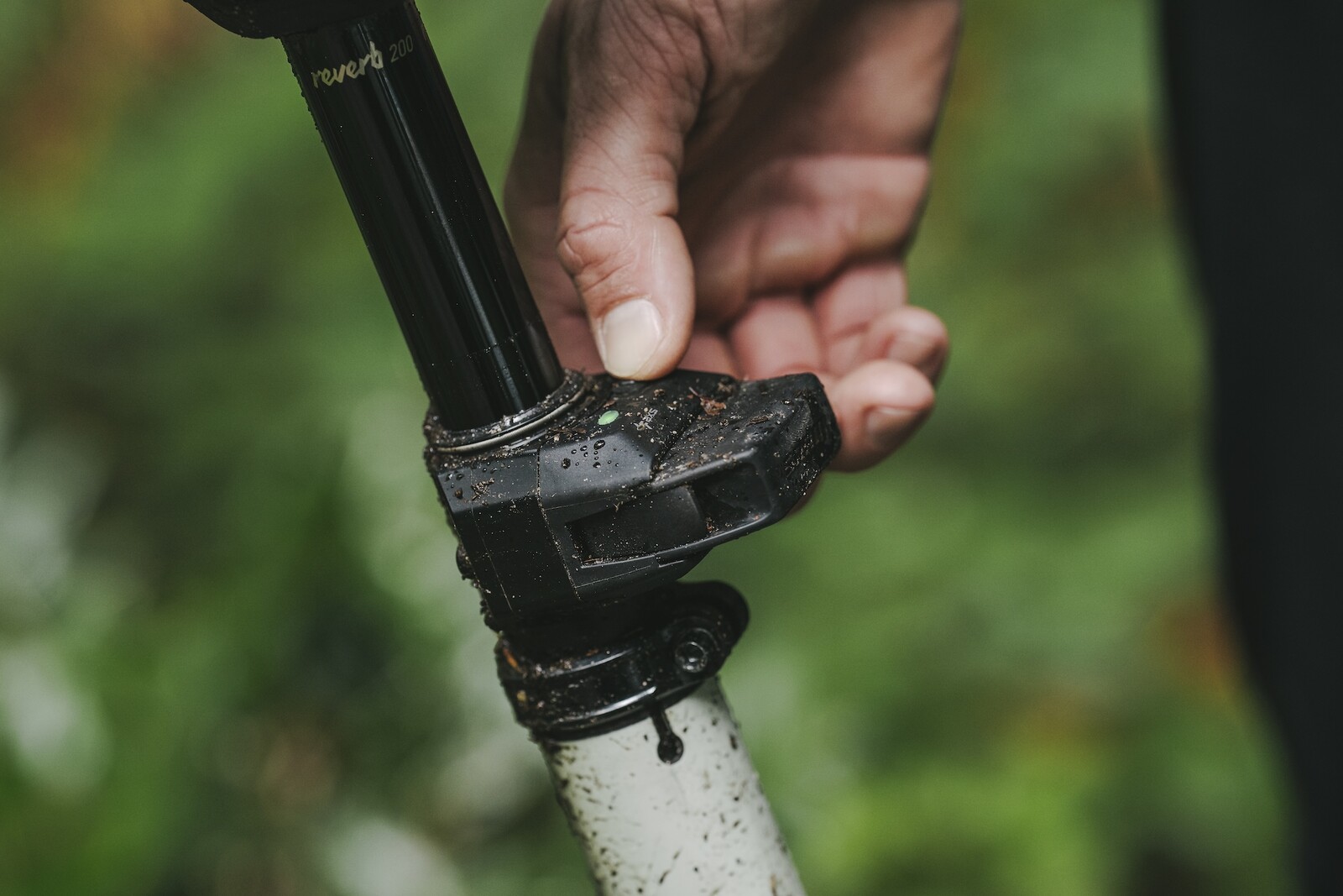 The All-New RockShox Reverb AXS Dropper Post - Mountain Bike Press ...