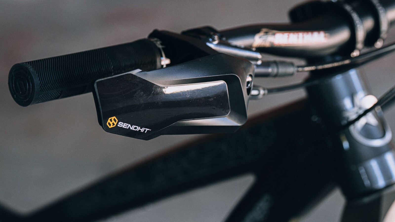 SENDHIT Introduces the Nock V3 Hand Guards - Mountain Bike Press ...