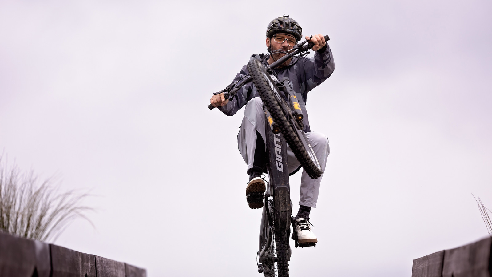 Downhill Legend Rob Warner Joins First Degree - Mountain Bike Press ...