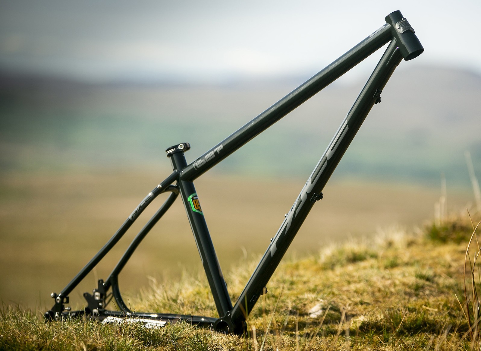 Pace RC627 (2021-2022) Frame - Reviews, Comparisons, Specs - Frames ...