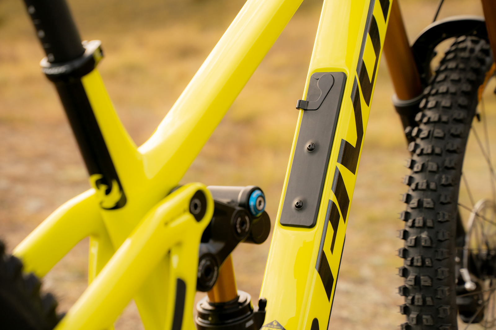 2025 Pivot Firebird Ride GX Eagle Transmission Bike - Reviews ...