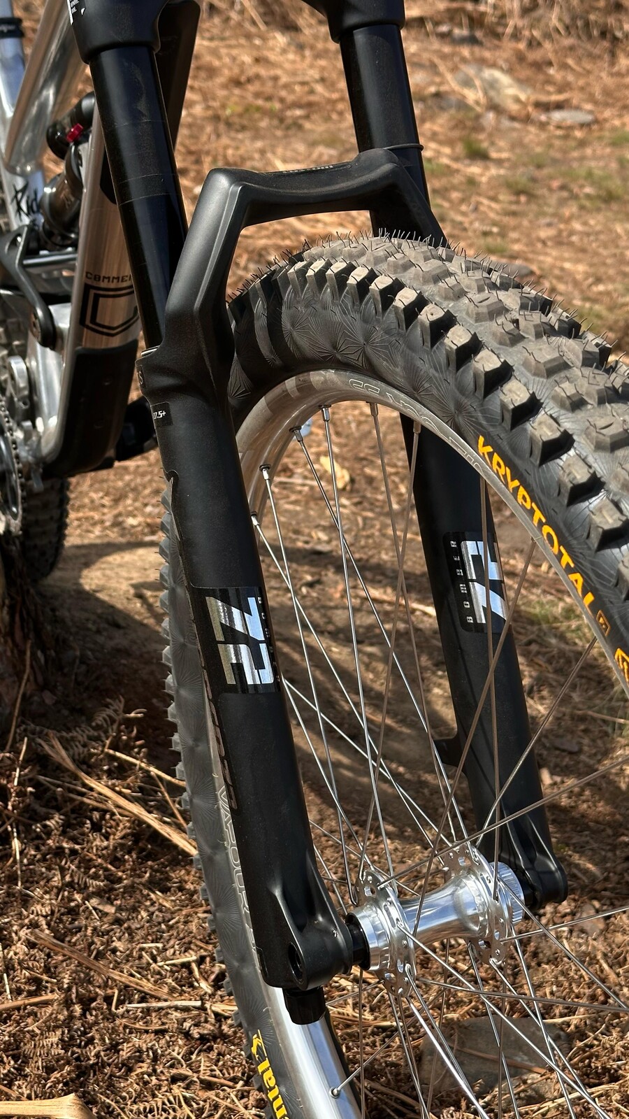 Commencal clash slopeduro - Kai Minto's Bike Check - Vital MTB