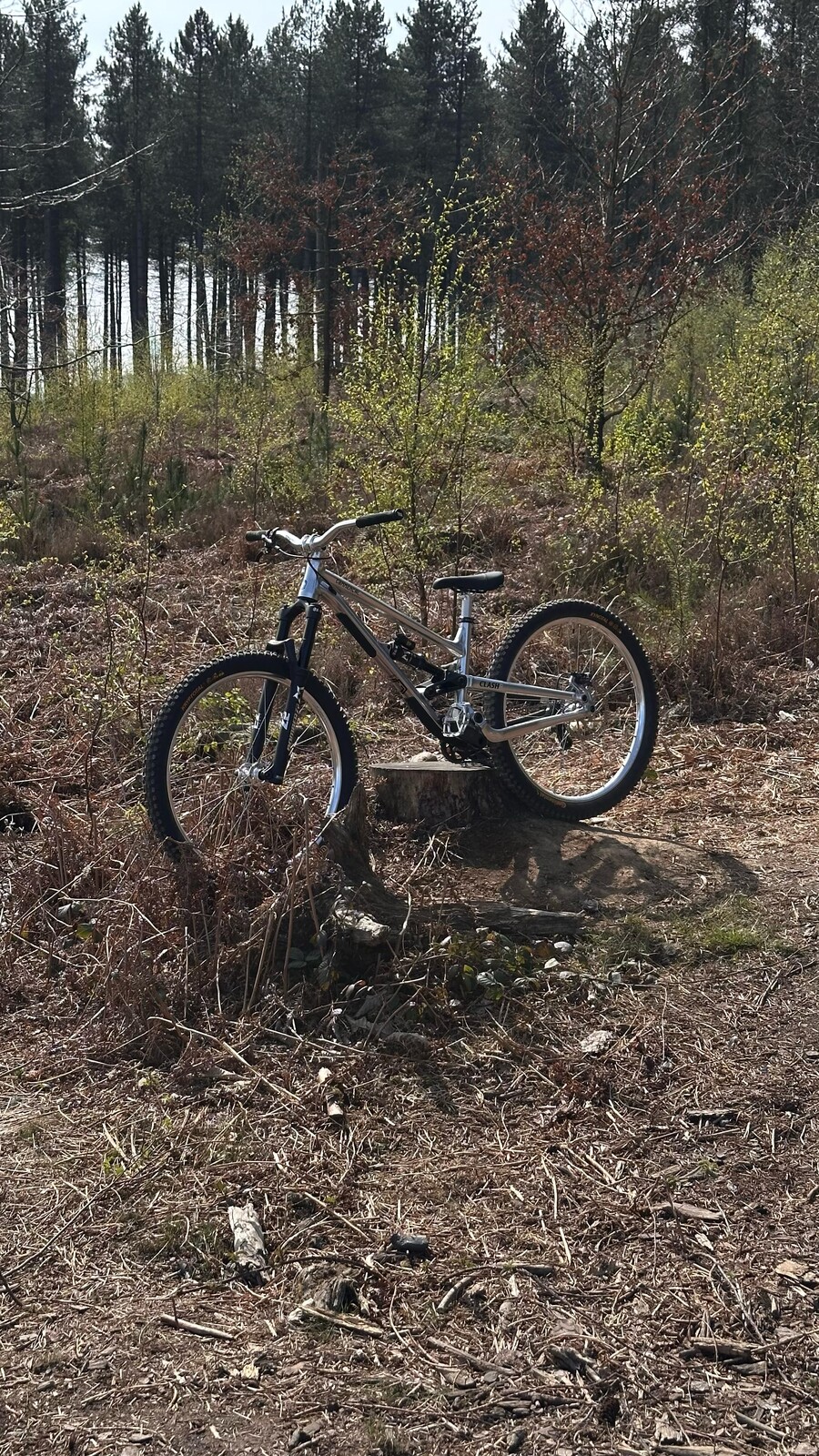 Commencal clash slopeduro - Kai Minto's Bike Check - Vital MTB