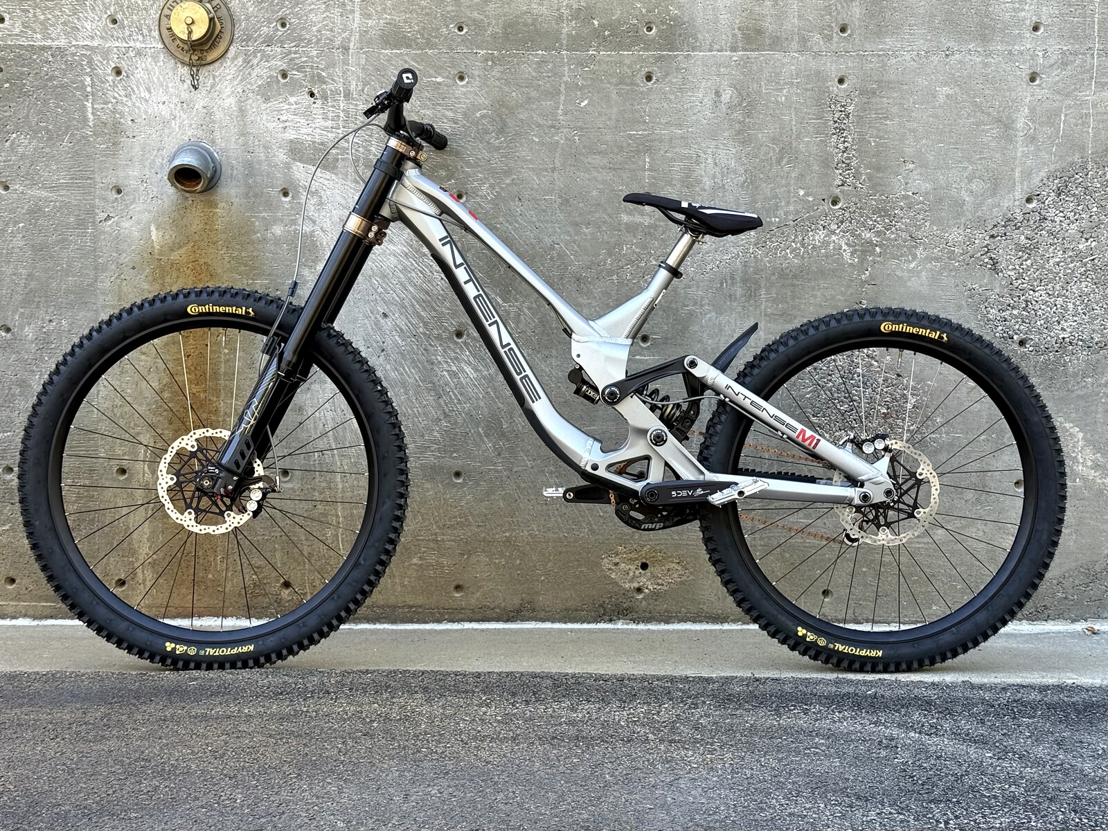 Intense M1 - EXT - Roots_rider's Bike Check - Vital MTB