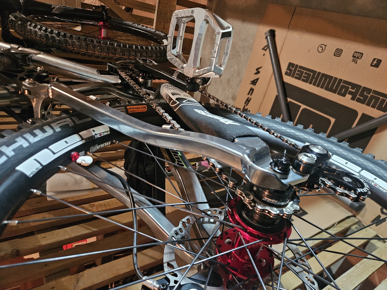 Banshee Pyre mk II Custom Mini Mullet 26/24 - henrikdengler's Bike Check - Vital MTB