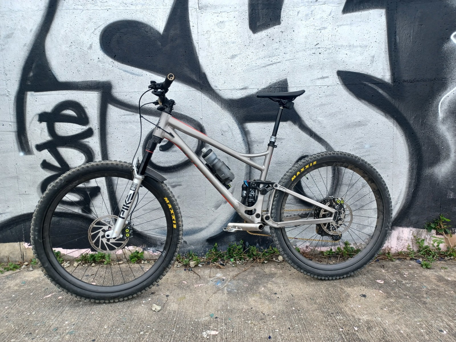 Banshee Phantom of the Hong Kong trails - Stewartc's Bike Check - Vital MTB