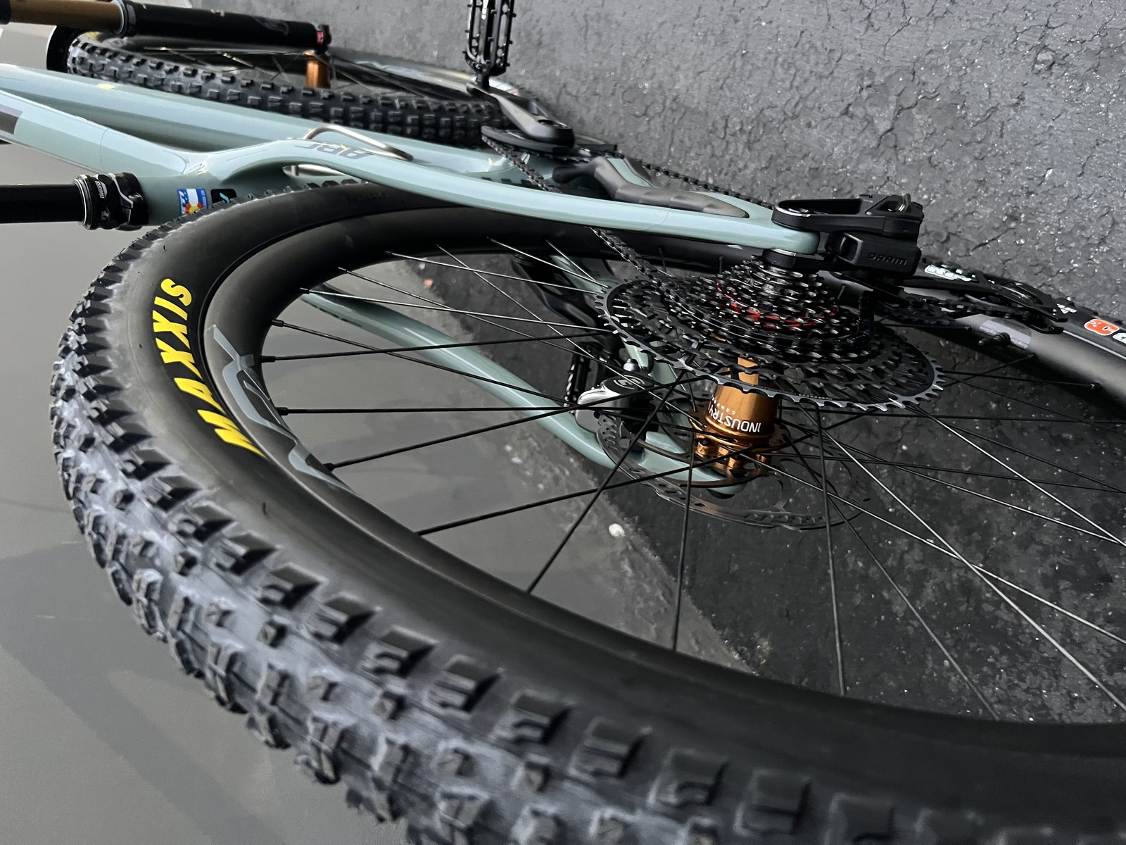 2024 Custom Yeti ARC T3 - BikeCo.com's Bike Check - Vital MTB