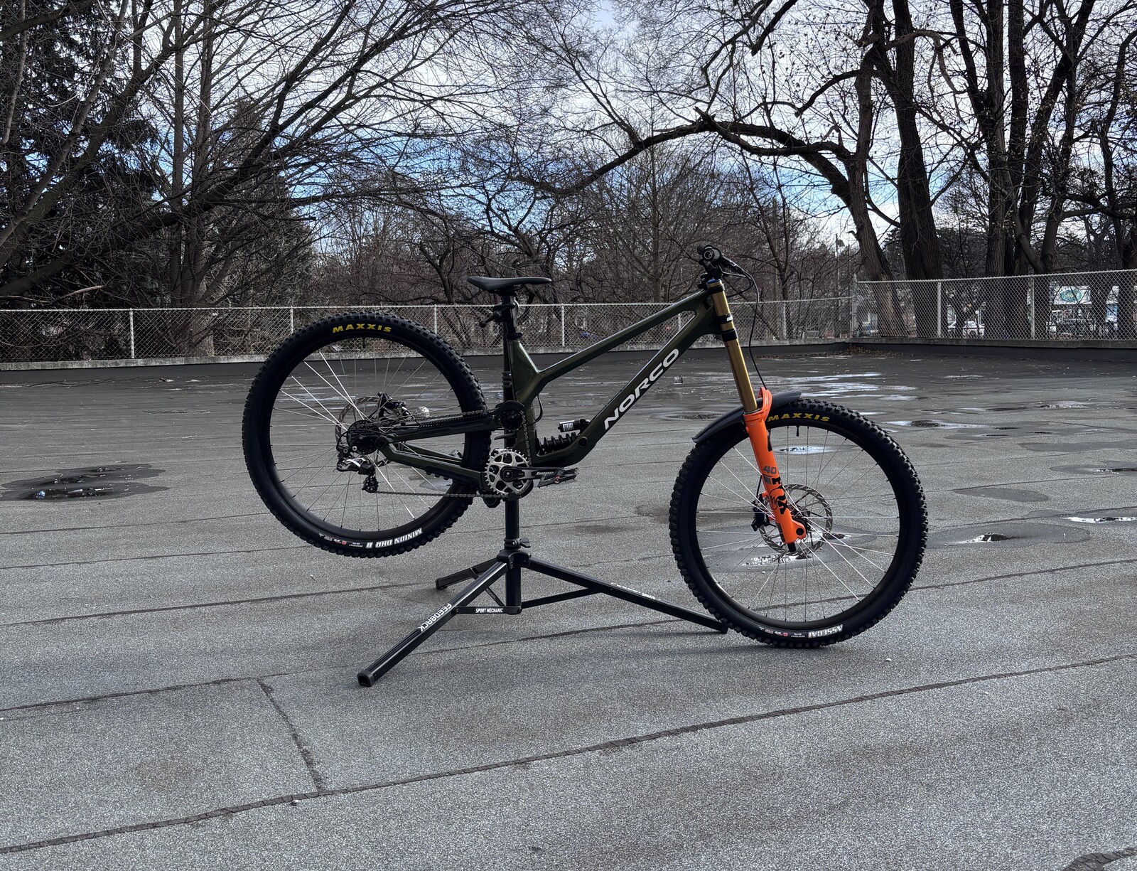 Norco Range DH Team - Routier07's Bike Check - Vital MTB