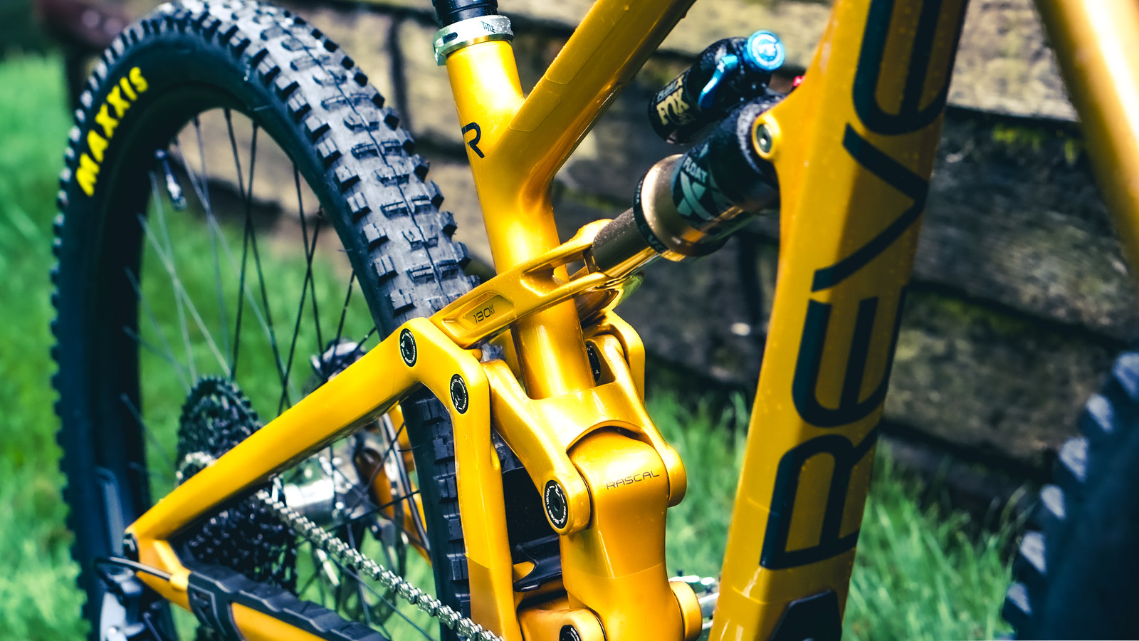 Custom Ponyboy Revel Rascal aka 'Goldilocks' - gold_007's Bike Check ...