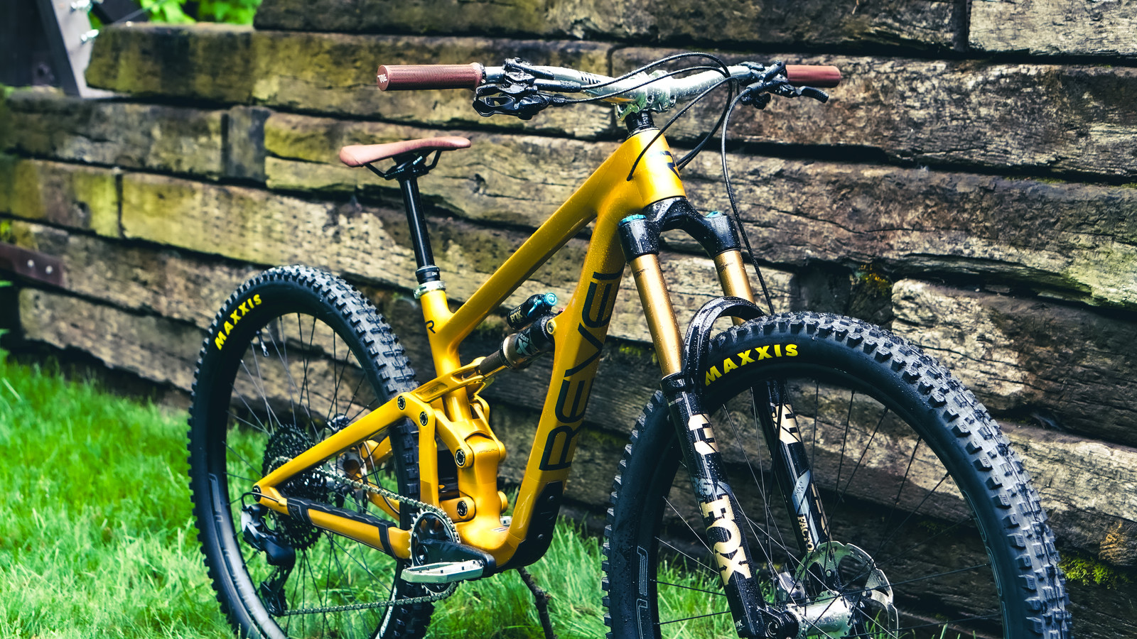 Custom Ponyboy Revel Rascal aka 'Goldilocks' - gold_007's Bike Check ...