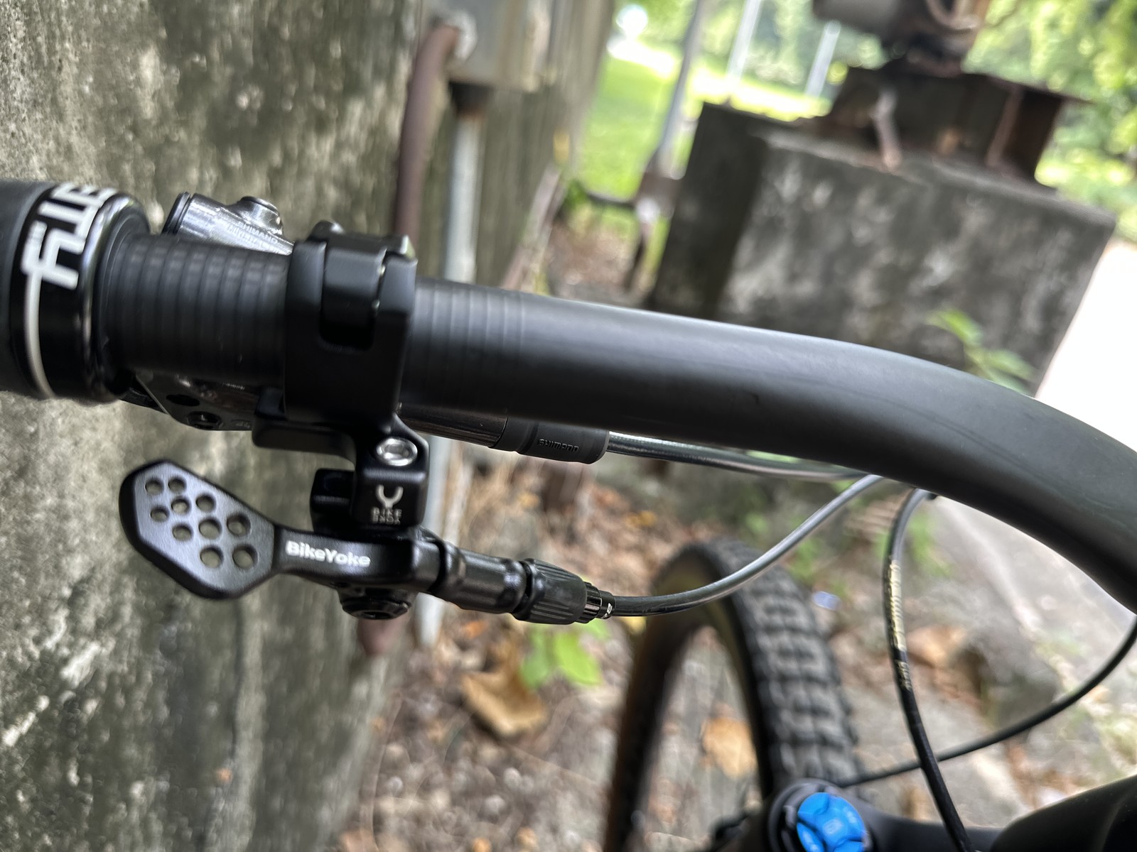 YT IZZO - Eric Pan's Bike Check - Vital MTB