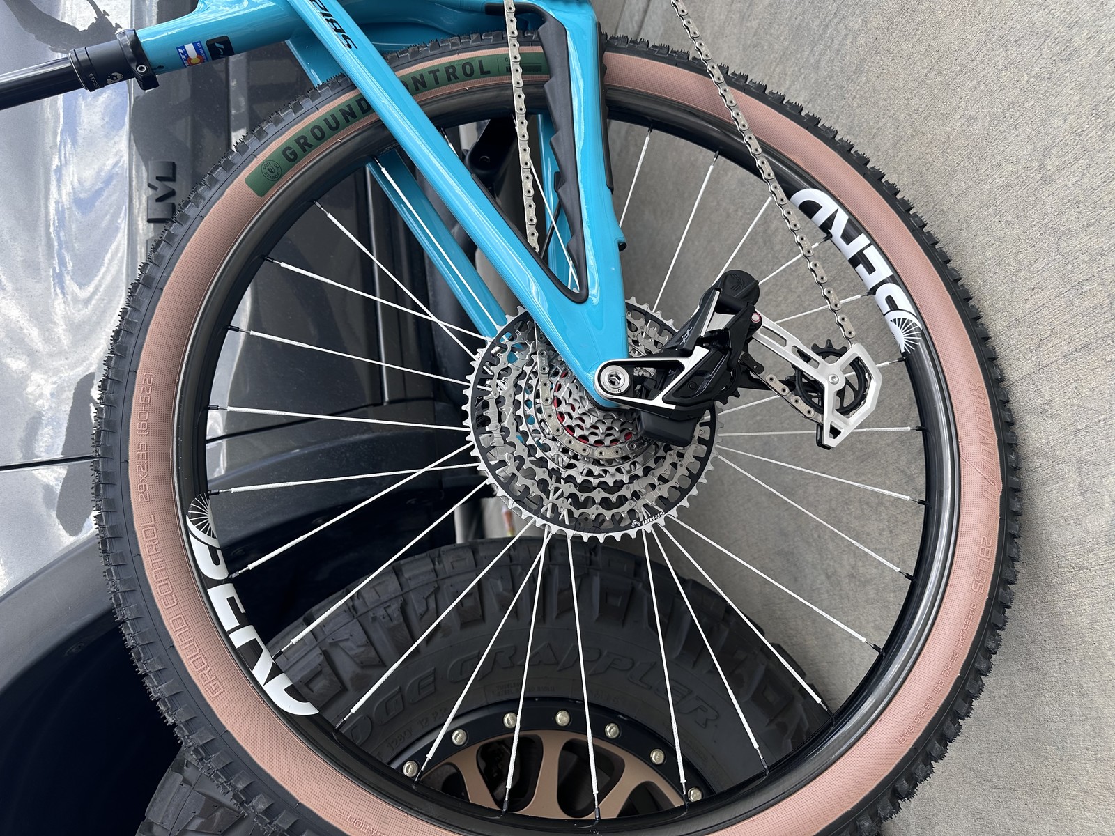 Yeti SB120 Turq - Custom - Shred KC's Bike Check - Vital MTB