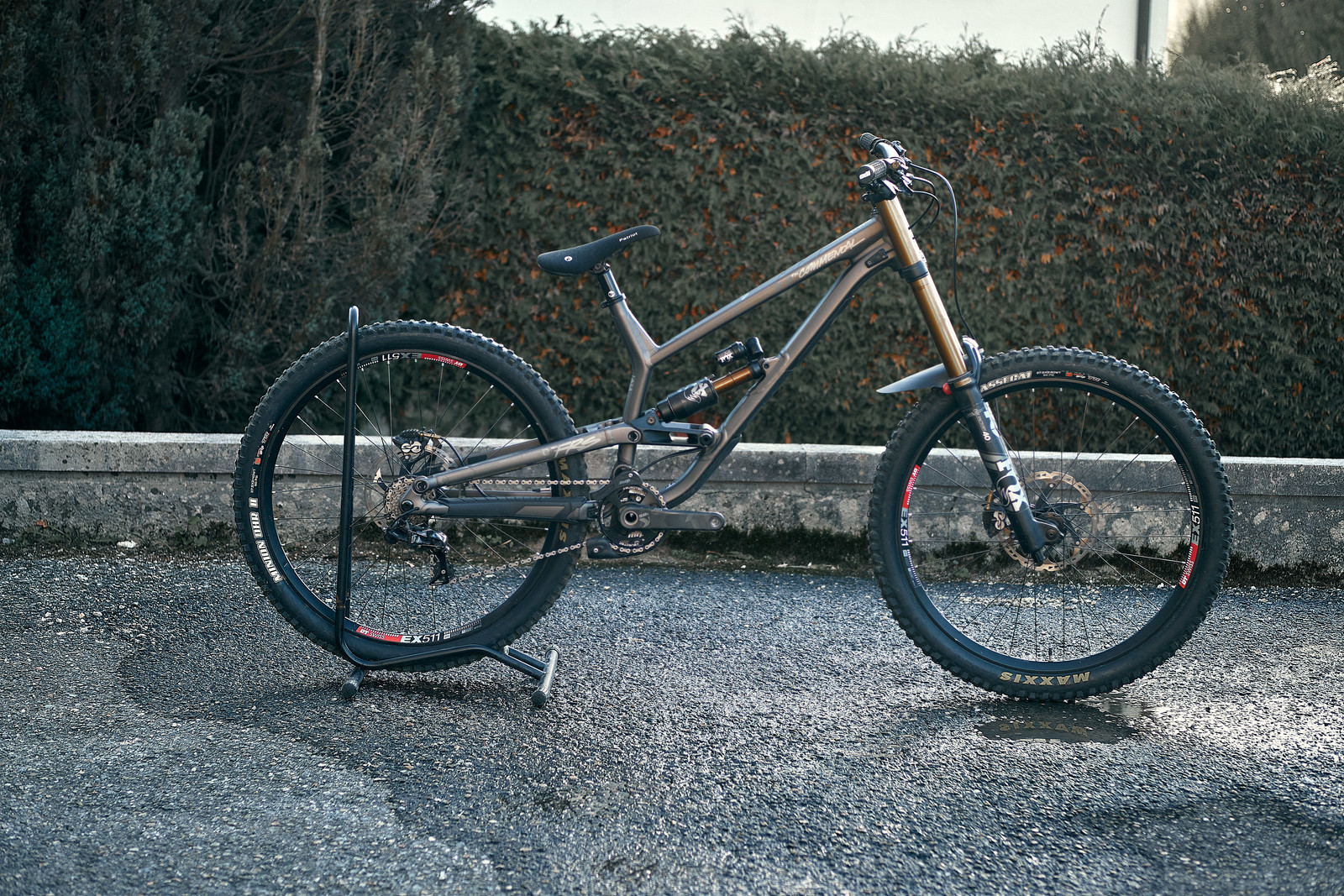 Commencal FRS - Cyril's Bike Check - Vital MTB