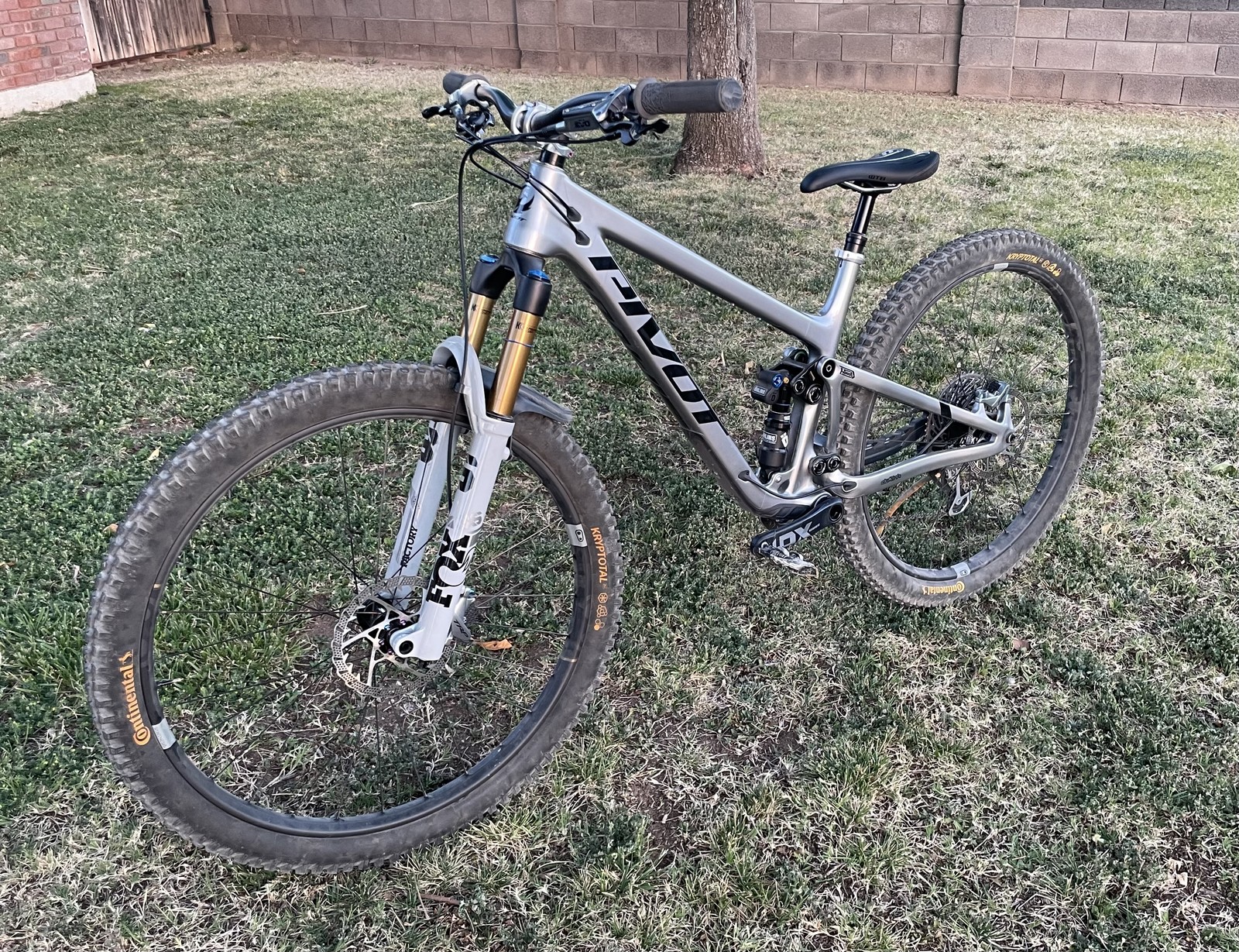 Pivot Trail 429 Enduro - Ian's Bike Check - Vital MTB