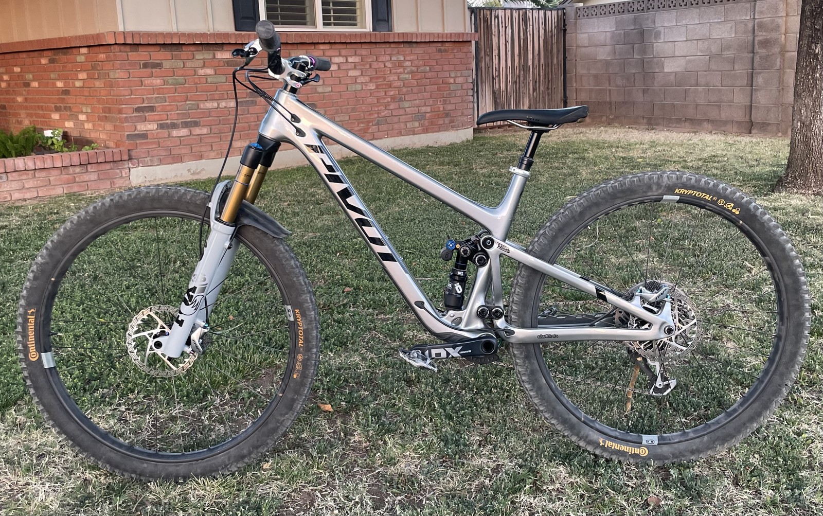Pivot Trail 429 Enduro - Ian's Bike Check - Vital MTB