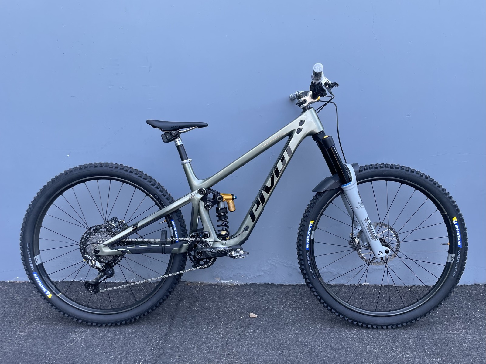 Pivot Firebird Custom - Ian's Bike Check - Vital MTB