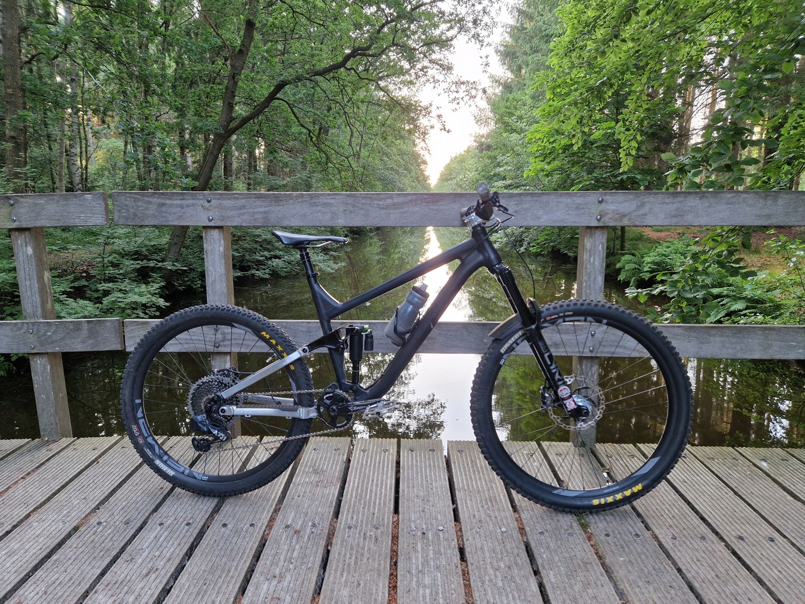 Airdrop Edit V4 mullet - Sakes's Bike Check - Vital MTB