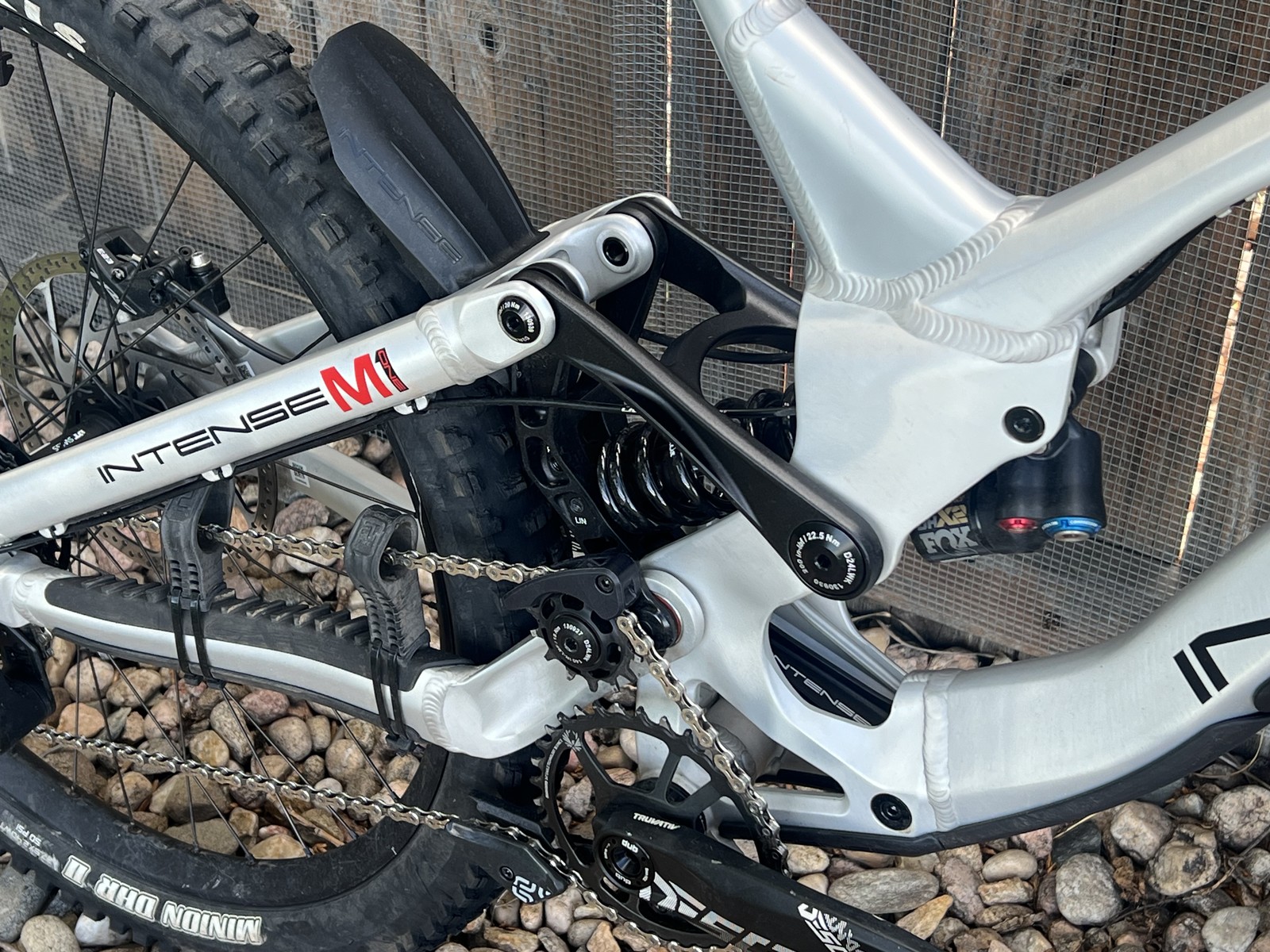 2024 Intense M1 - Eisma's Bike Check - Vital MTB