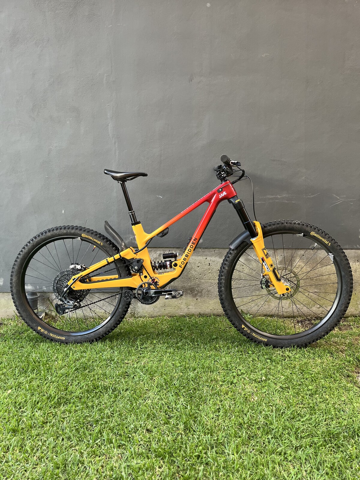 Forbidden Dreadnought V2 MX - The Yellow Submarine - MateoPateo's Bike Check - Vital MTB
