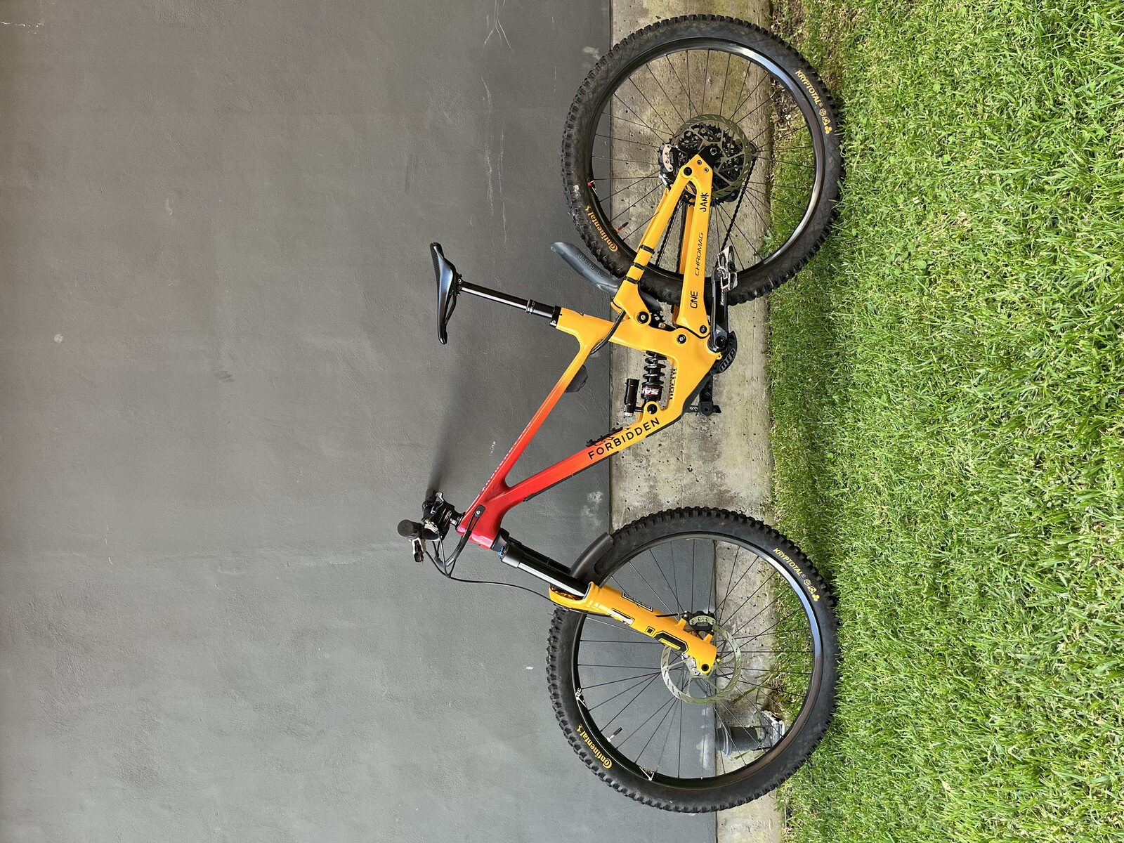 Forbidden Dreadnought V2 MX - The Yellow Submarine - MateoPateo's Bike ...