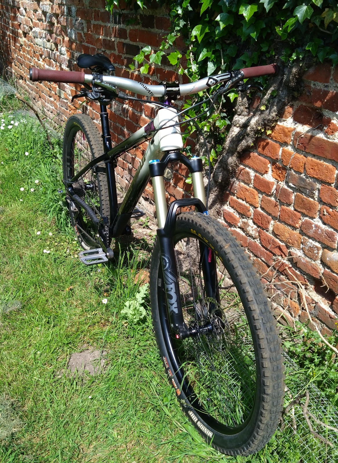 Nuke Proof Stout Scout - Jonzilla's Bike Check - Vital MTB