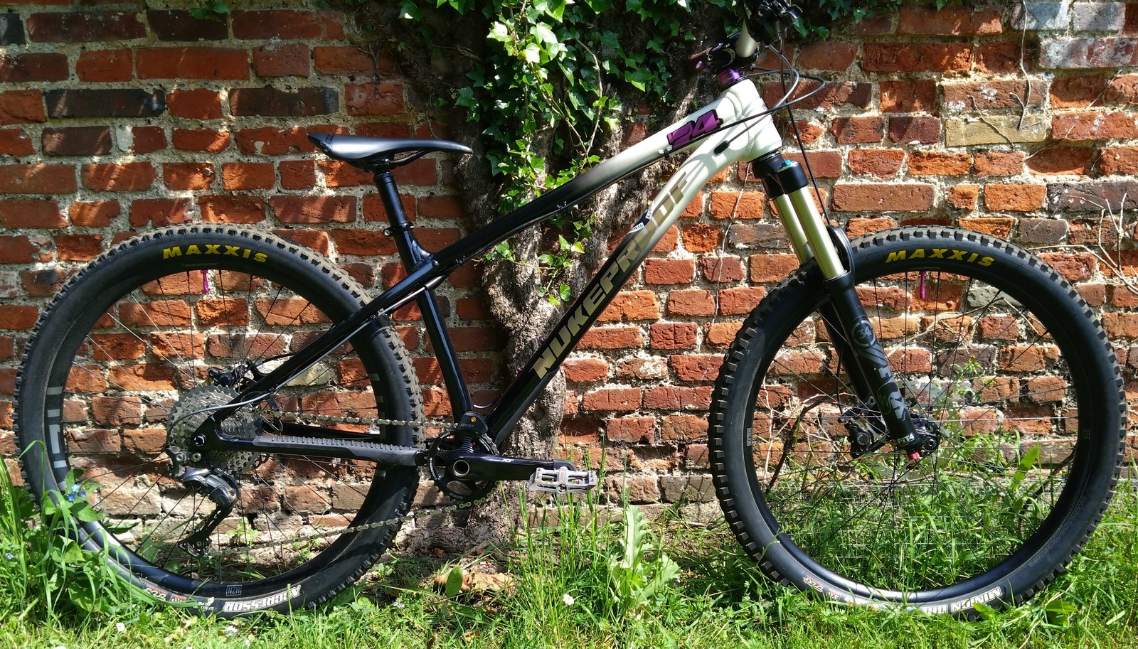 Nuke Proof Stout Scout - Jonzilla's Bike Check - Vital MTB