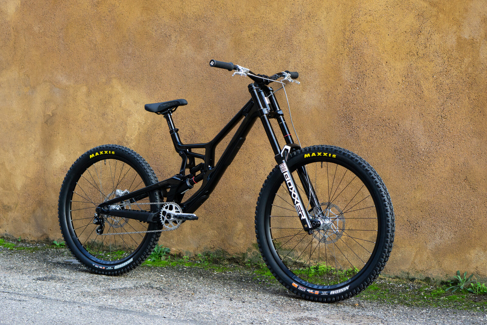 Santa Cruz V10.8 - christiandumitru's Bike Check - Vital MTB