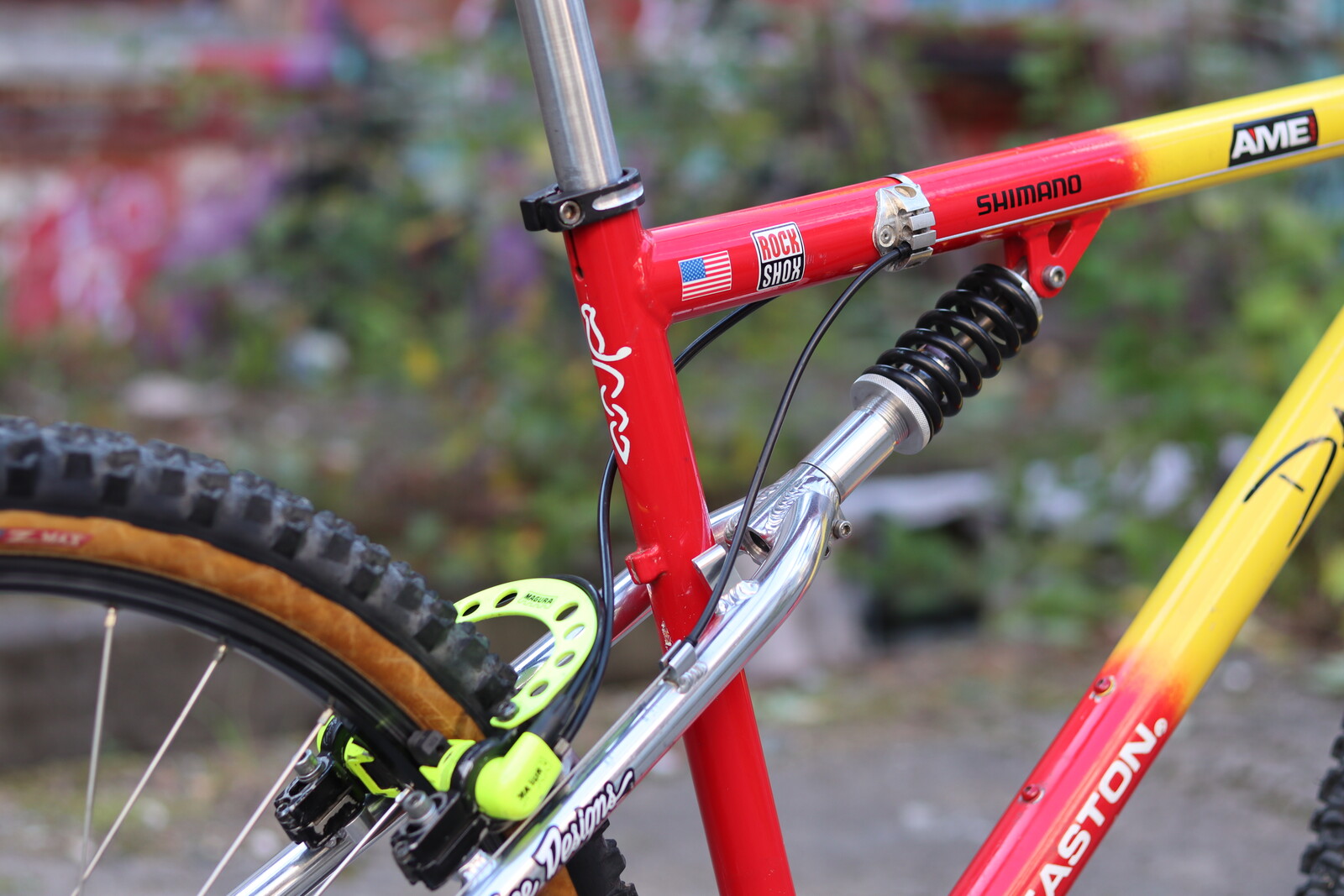 Dagger FS - Old school DH build - Dami's Bike Check - Vital MTB