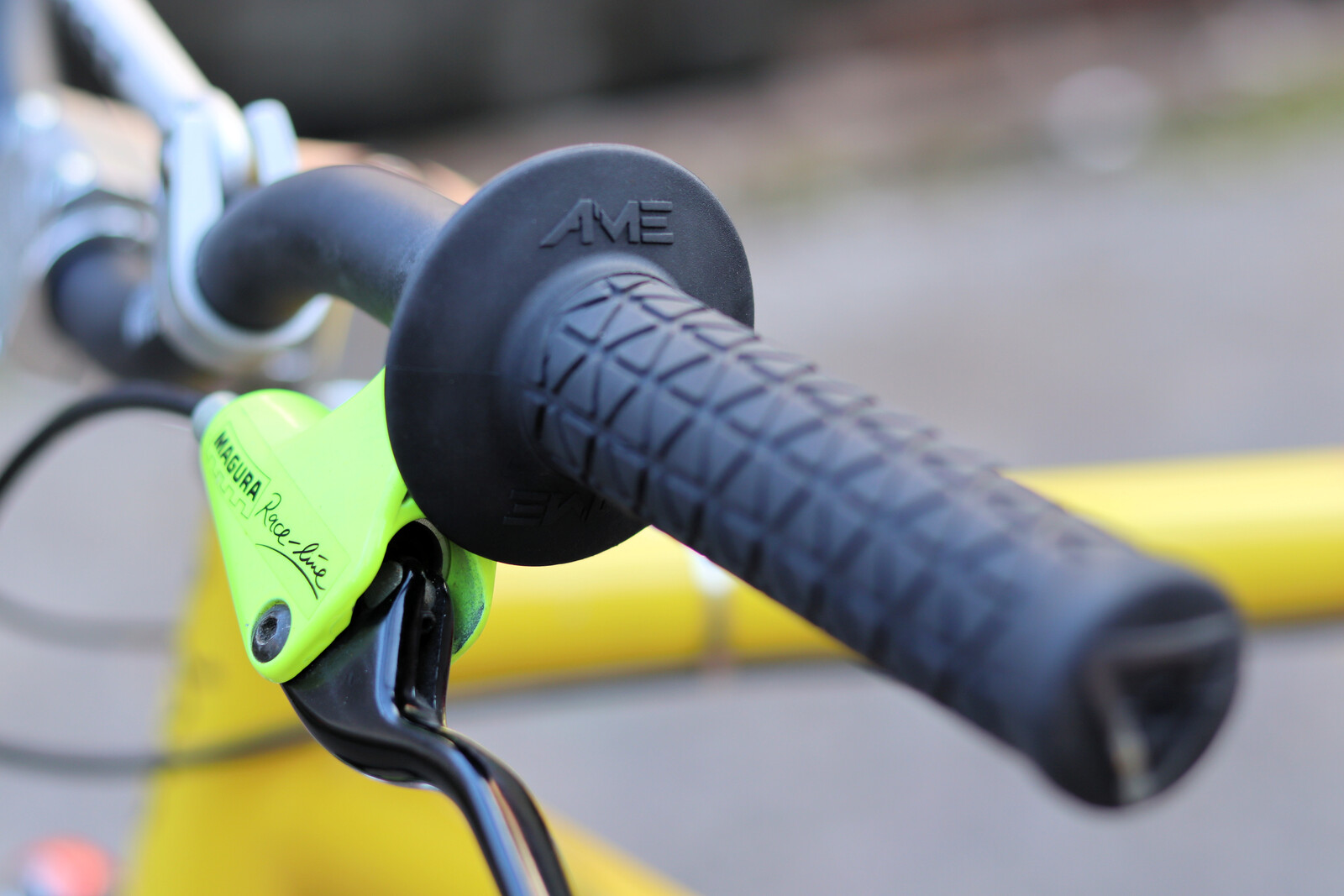 Dagger FS - Old school DH build - Dami's Bike Check - Vital MTB