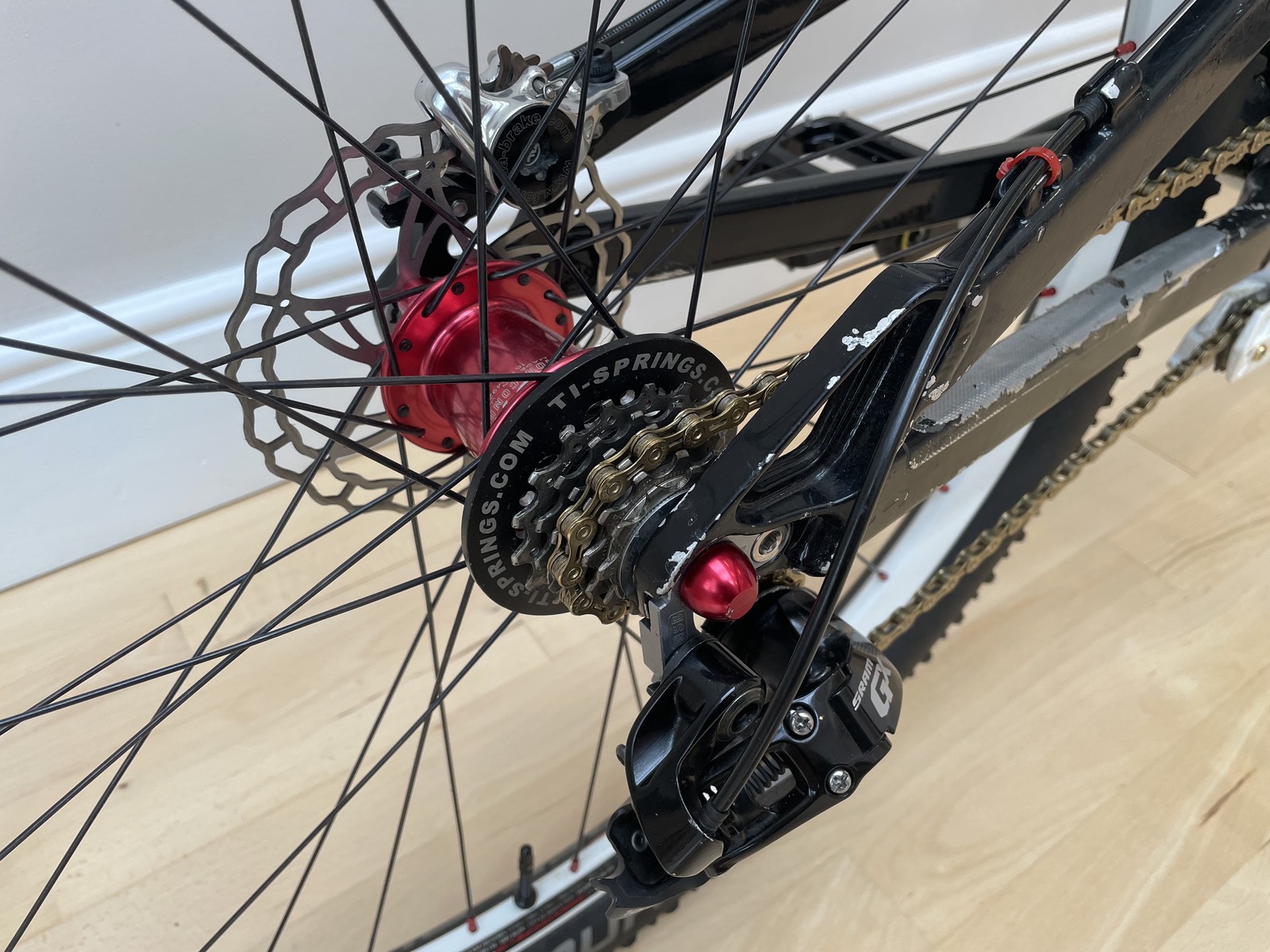 Commencal Meta 4X VIP - JIBB's Bike Check - Vital MTB