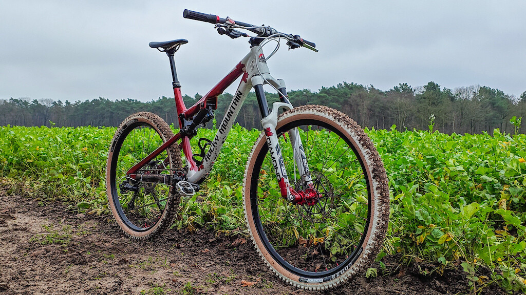 2015 Rocky Mountain Thunderbolt 799 custom paint - zonoskar's Bike ...