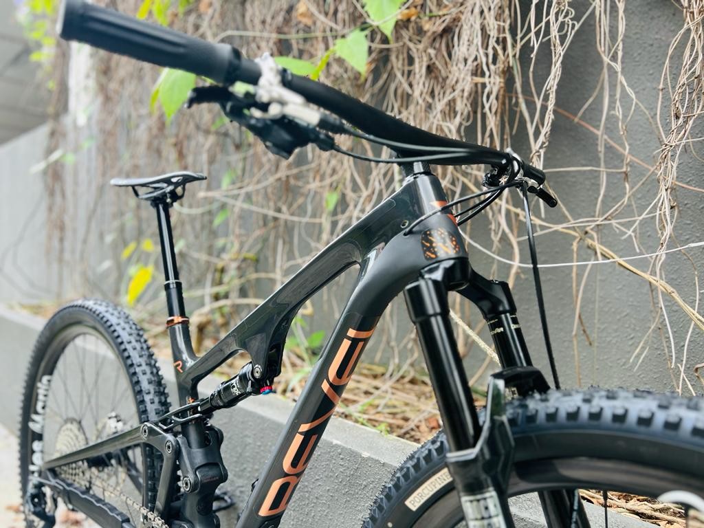 Revel Ranger V2 Raw Carbon With A Dash Of Copper Splash - Robin ...