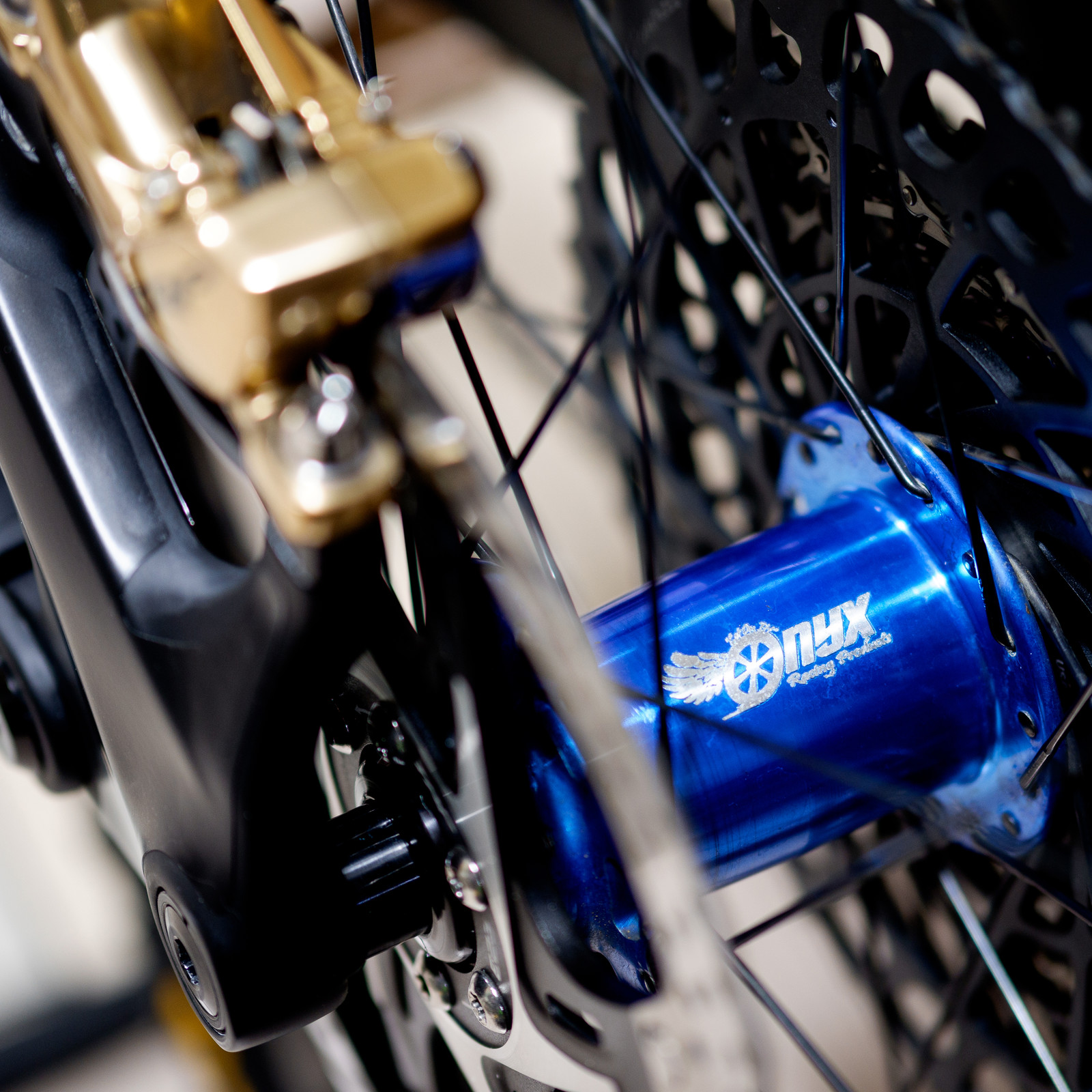 Transition Spire 2023 (Fade To Black) - Julius Ryan's Bike Check - Vital MTB