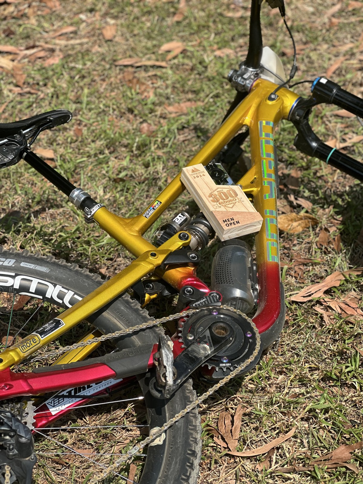 POLYGON COLLOSUS N9 CUSTOM BUILD - AGS HOLESHOT's Bike Check - Vital MTB